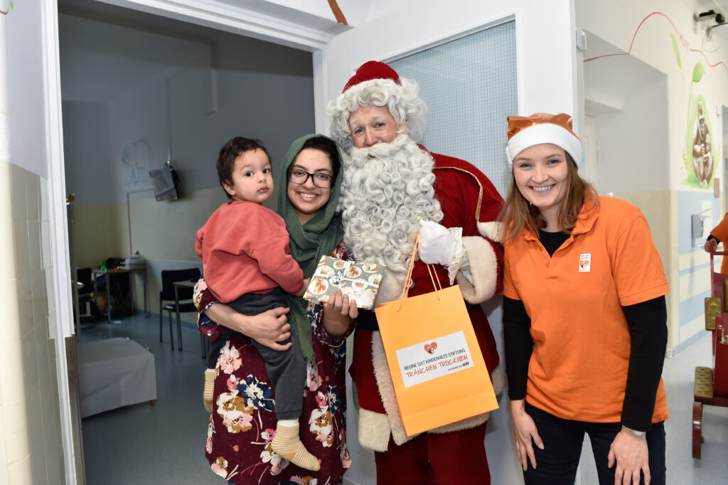 Christmas visits and campaigns 2023 - Regine Sixt Children's Aid Foundation
